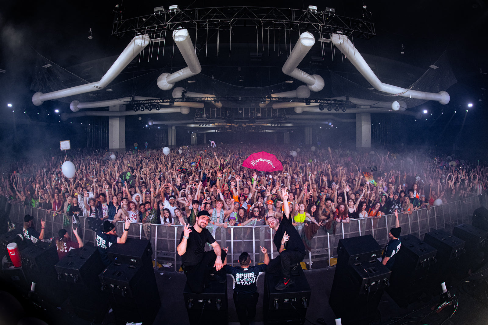 Family Pictures – Ganja White Night