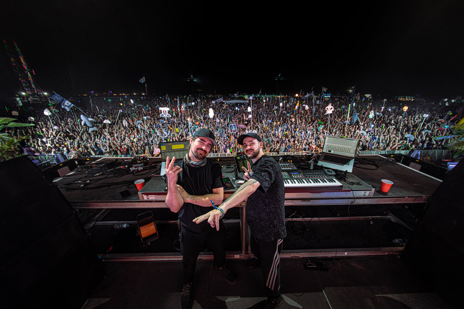 Family Pictures – Ganja White Night