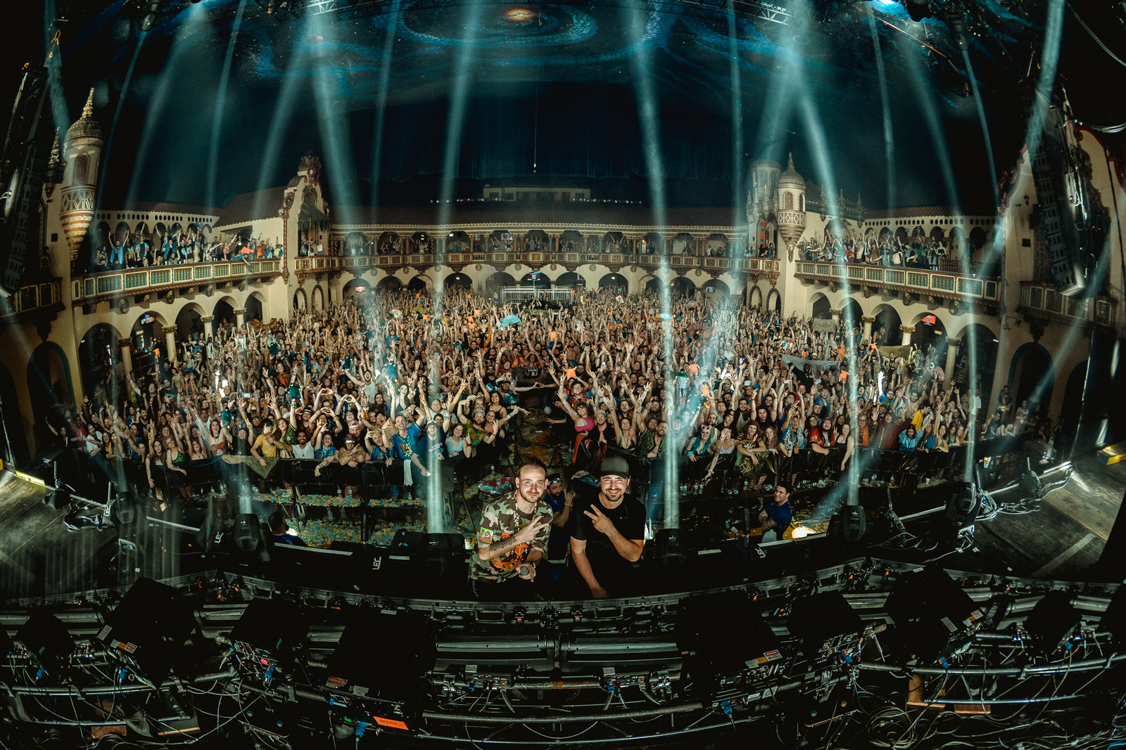 Family Pictures – Ganja White Night