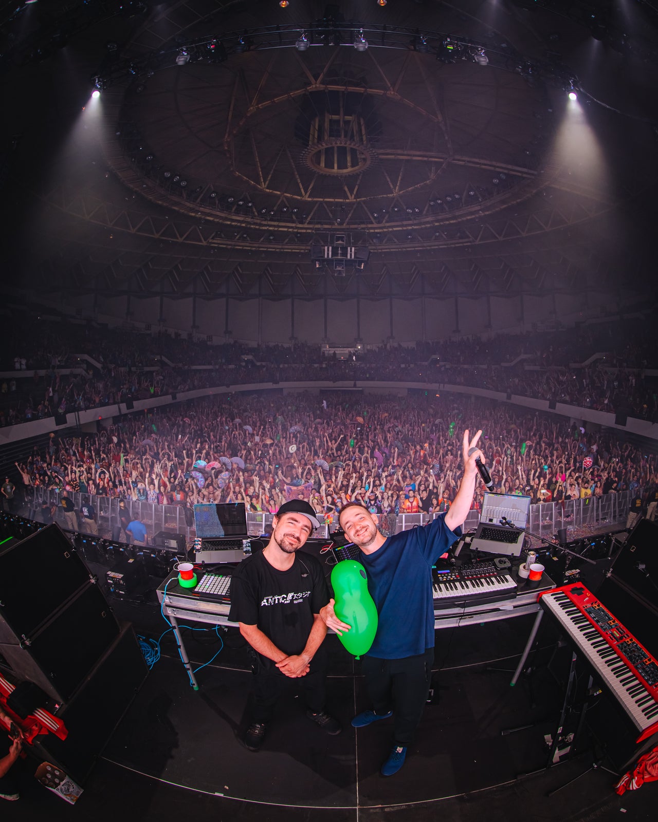 Family Pictures – Ganja White Night