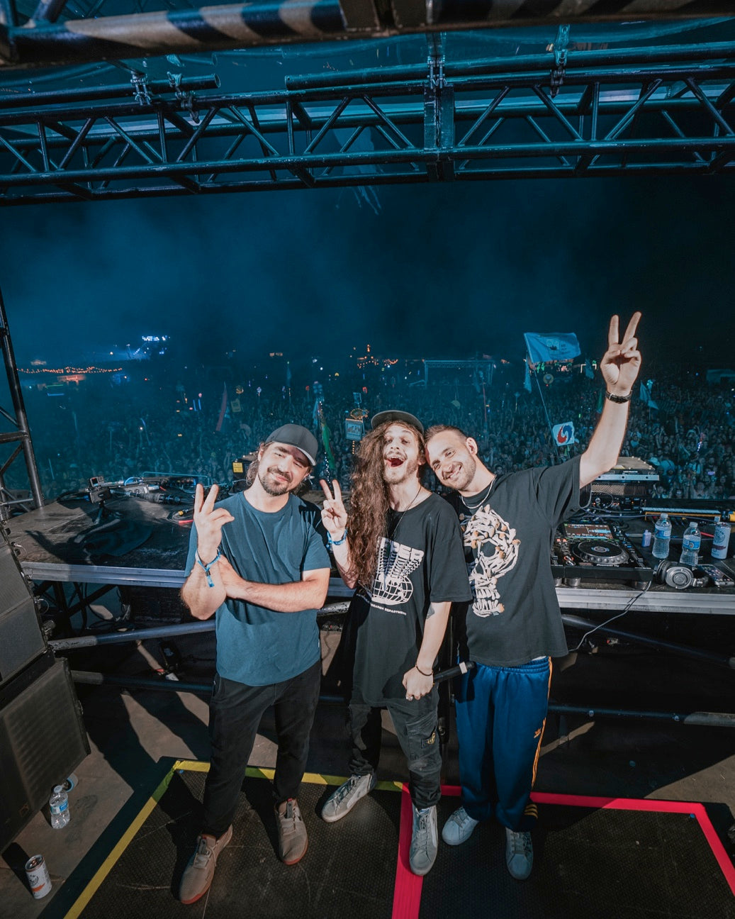 Family Pictures – Ganja White Night