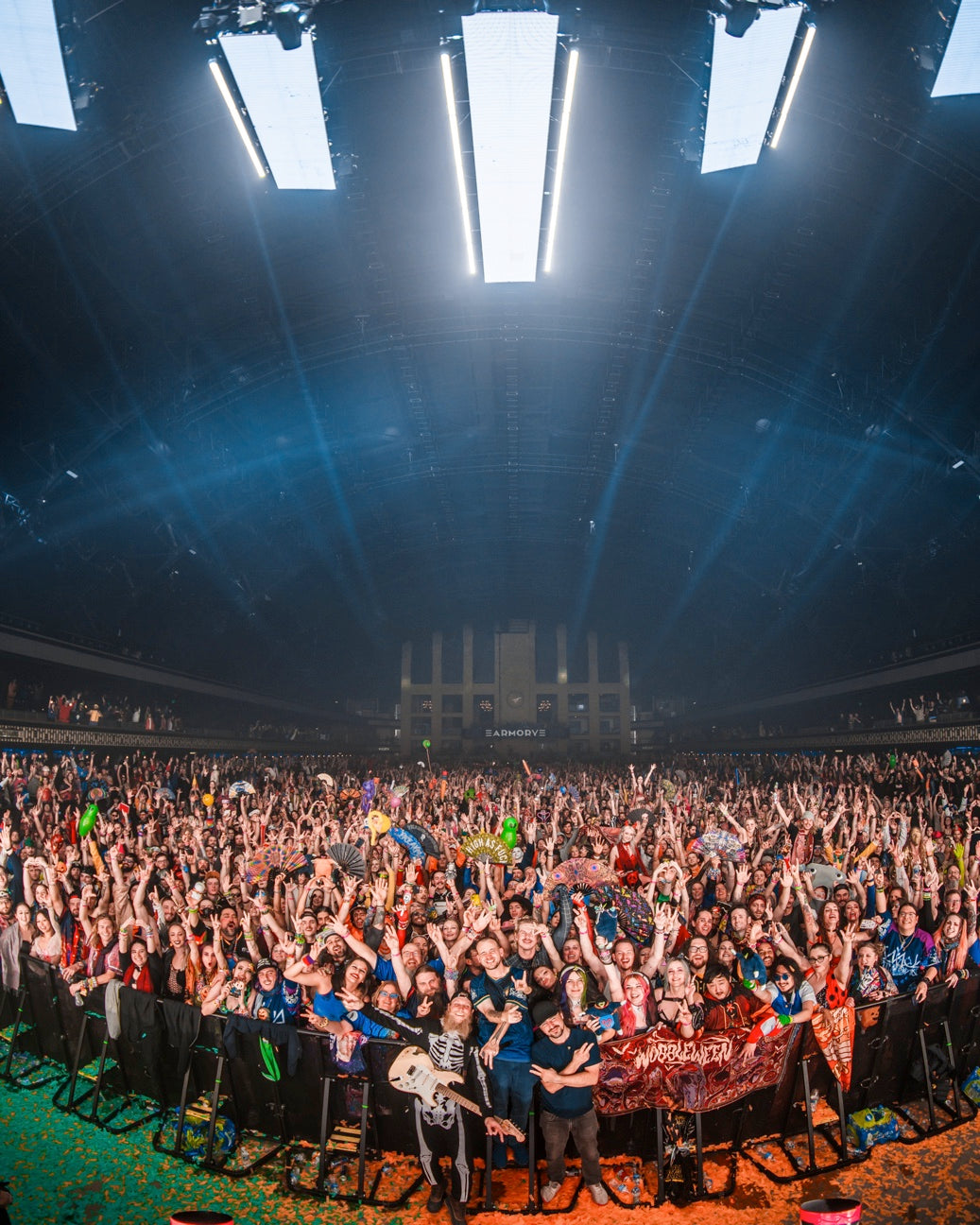 Family Pictures – Ganja White Night