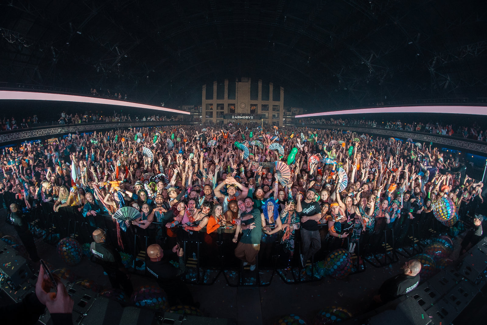 Family Pictures – Ganja White Night