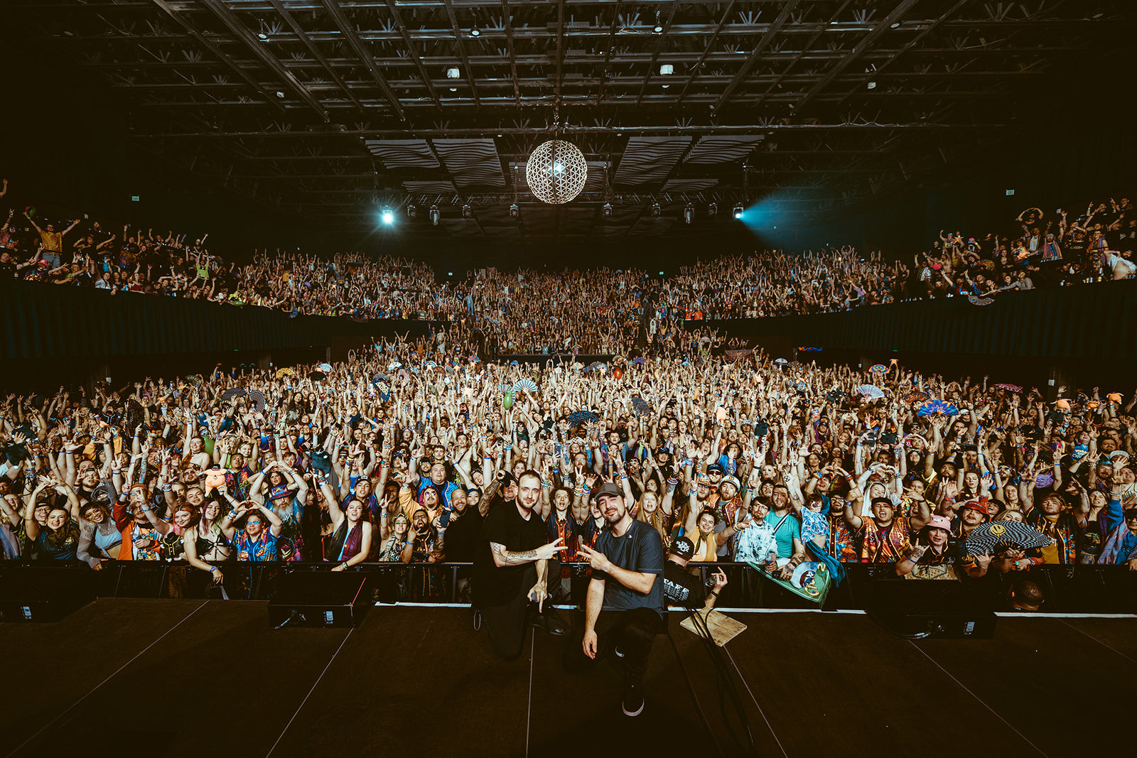 Family Pictures – Ganja White Night