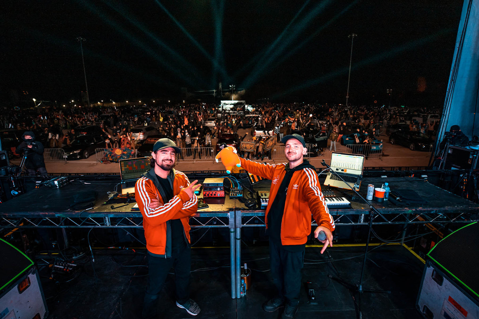 Family Pictures – Ganja White Night